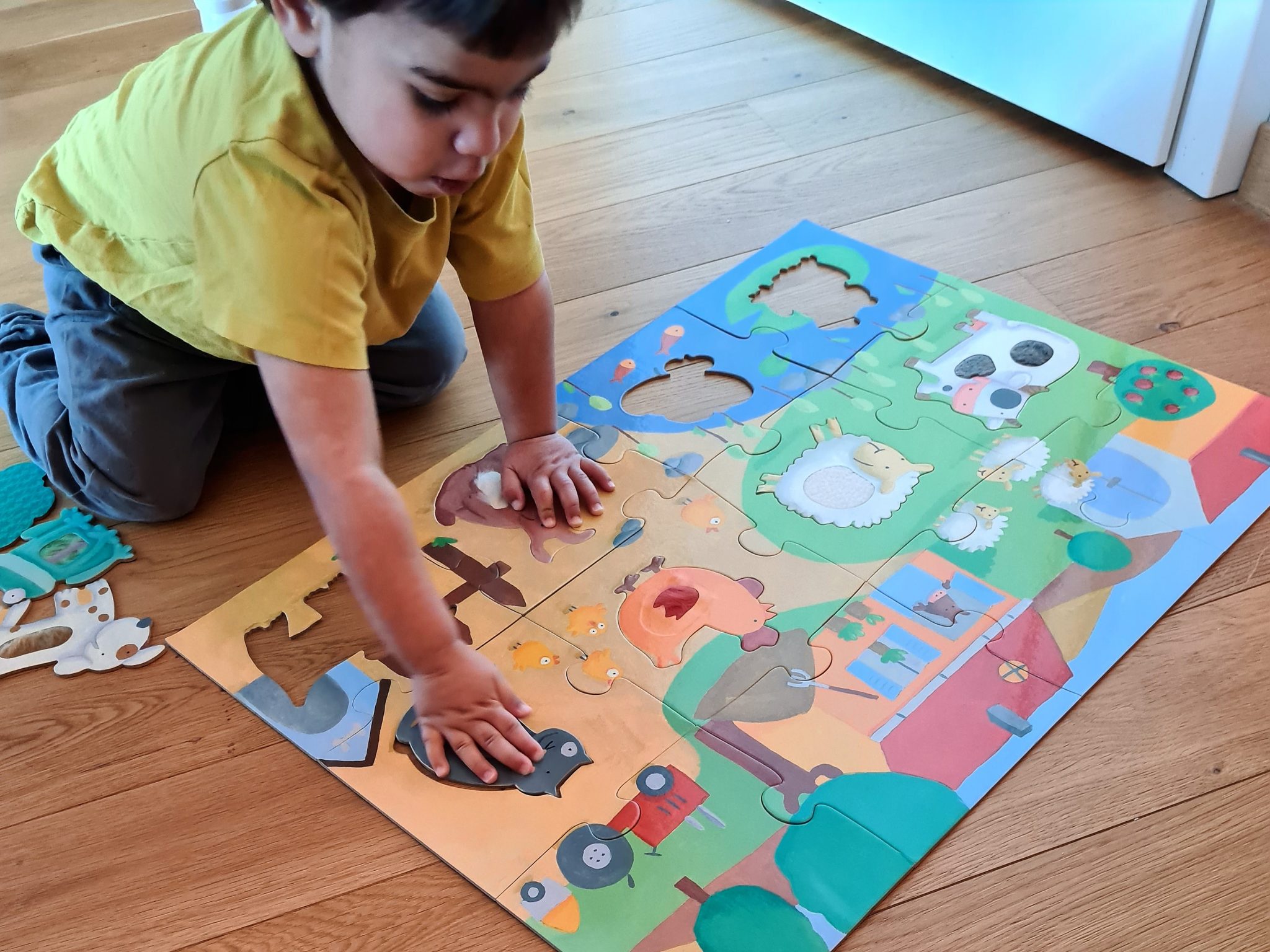 Puzzling Fun: Introducing Toddlers to Puzzles – These Fleeting Days